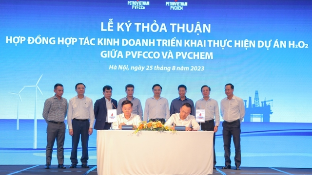 PVFCCo và PVChem hợp tác triển khai dự án nhà máy sản xuất nước oxy già ...