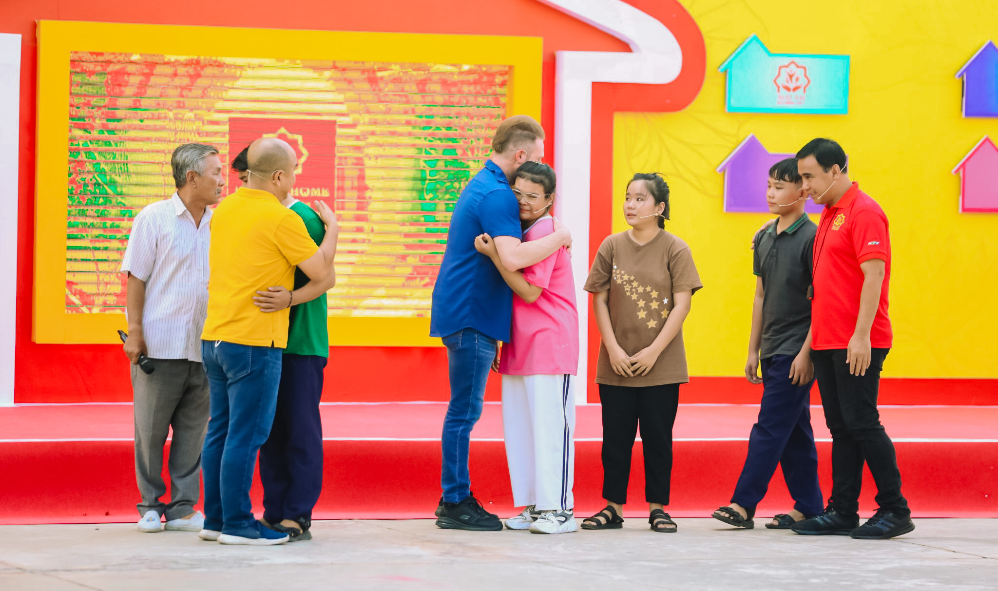 Hoa Sen Home đồng hành cùng chương trình: “Mái ấm gia đình Việt ...