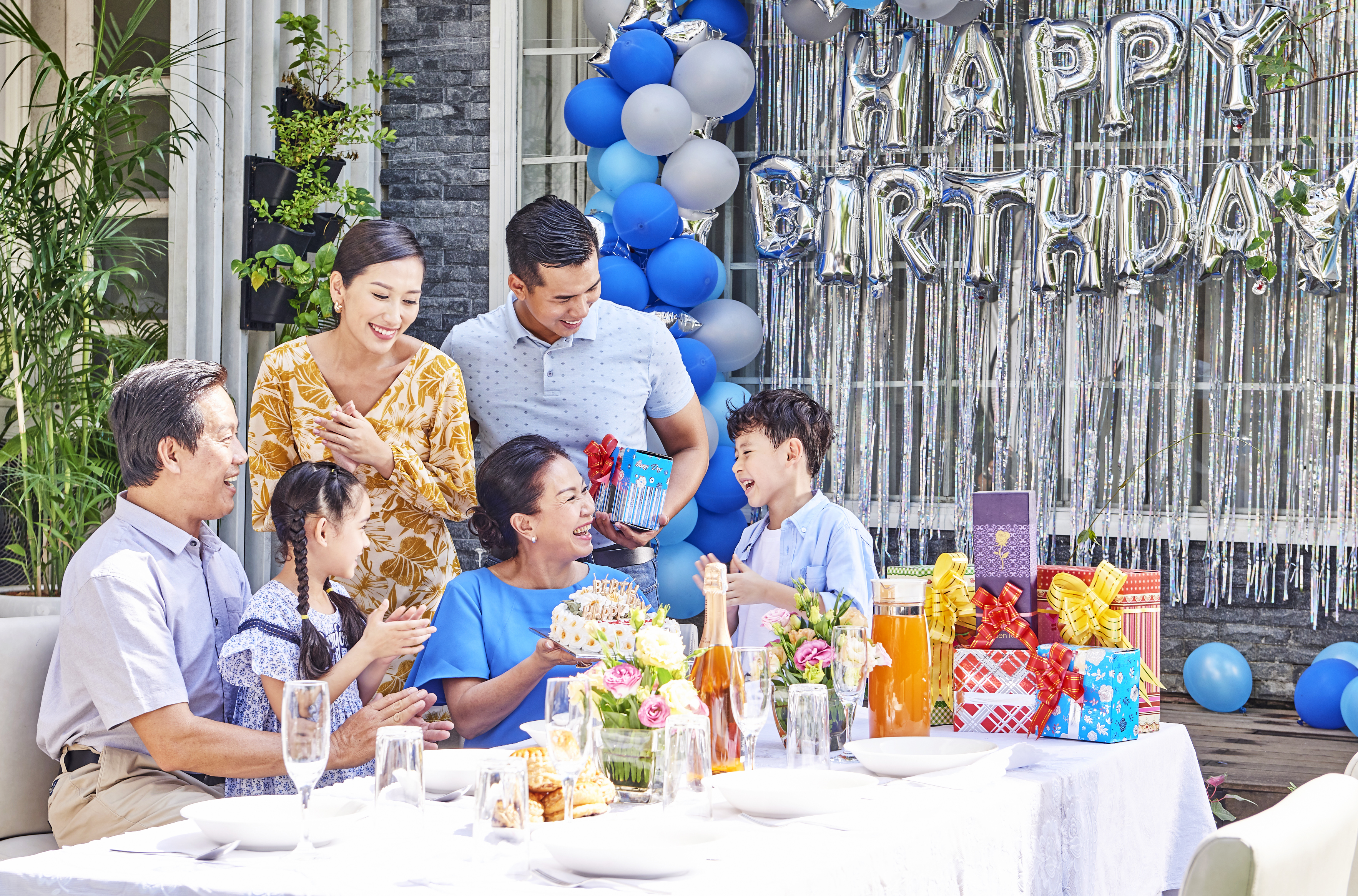 ACB ngân hàng ưu tiên chào đón hội viên thứ 100.000 - VnEconomy