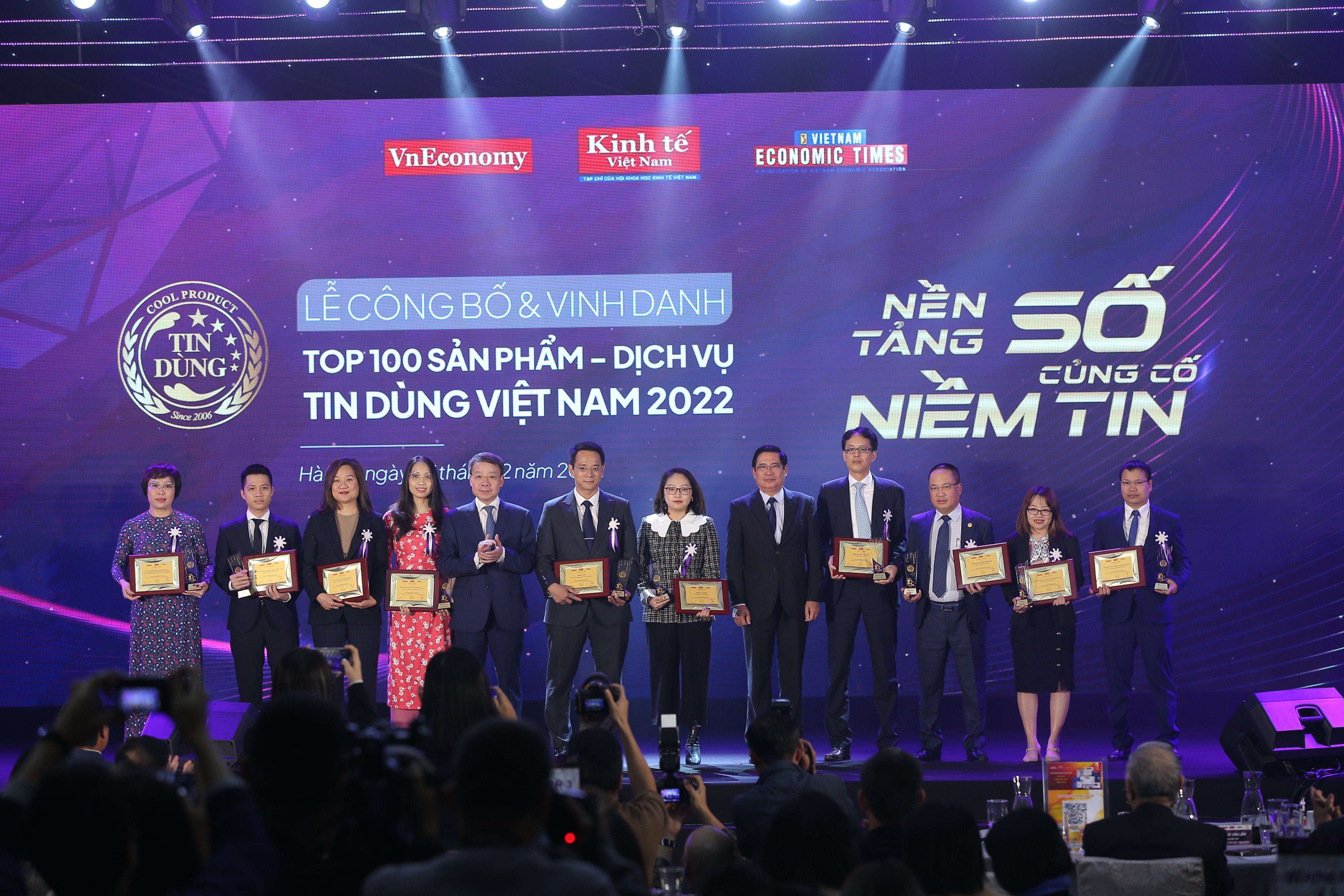 Vinh danh TOP 100 Sản phẩm - Dịch vụ Tin dùng Việt Nam 2022 - Nhịp sống kinh tế Việt Nam & Thế giới