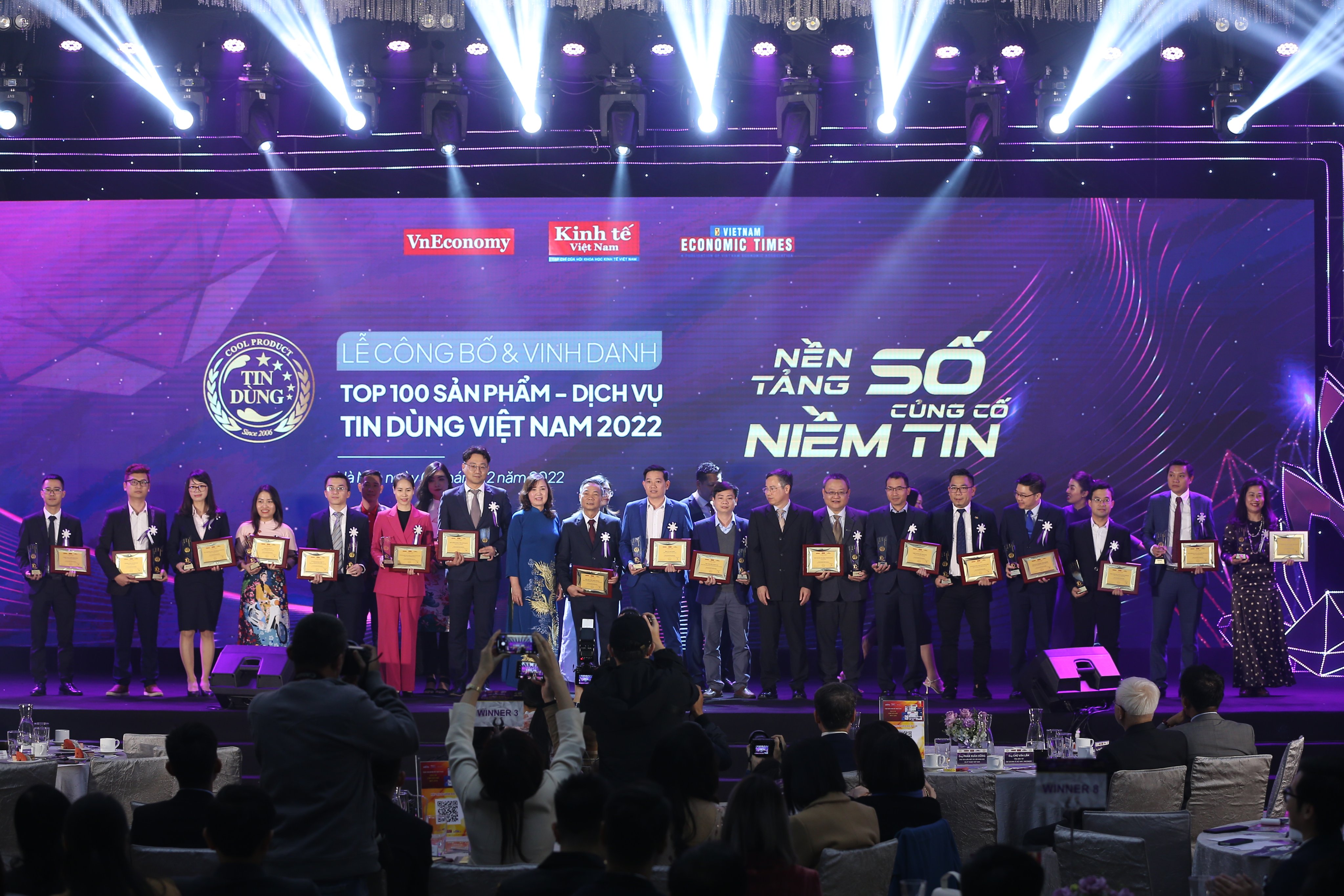 Vinh danh TOP 100 Sản phẩm - Dịch vụ Tin dùng Việt Nam 2022 - Nhịp sống kinh tế Việt Nam & Thế giới