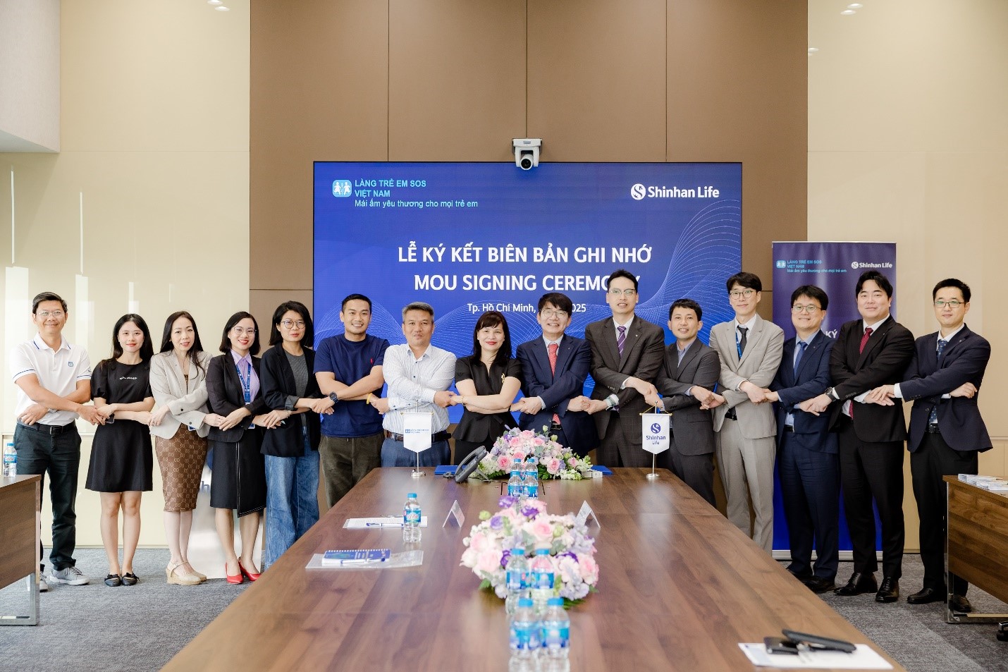 Shinhan Life đẩy mạnh hợp tác cùng Làng trẻ em SOS Việt Nam trong năm ...