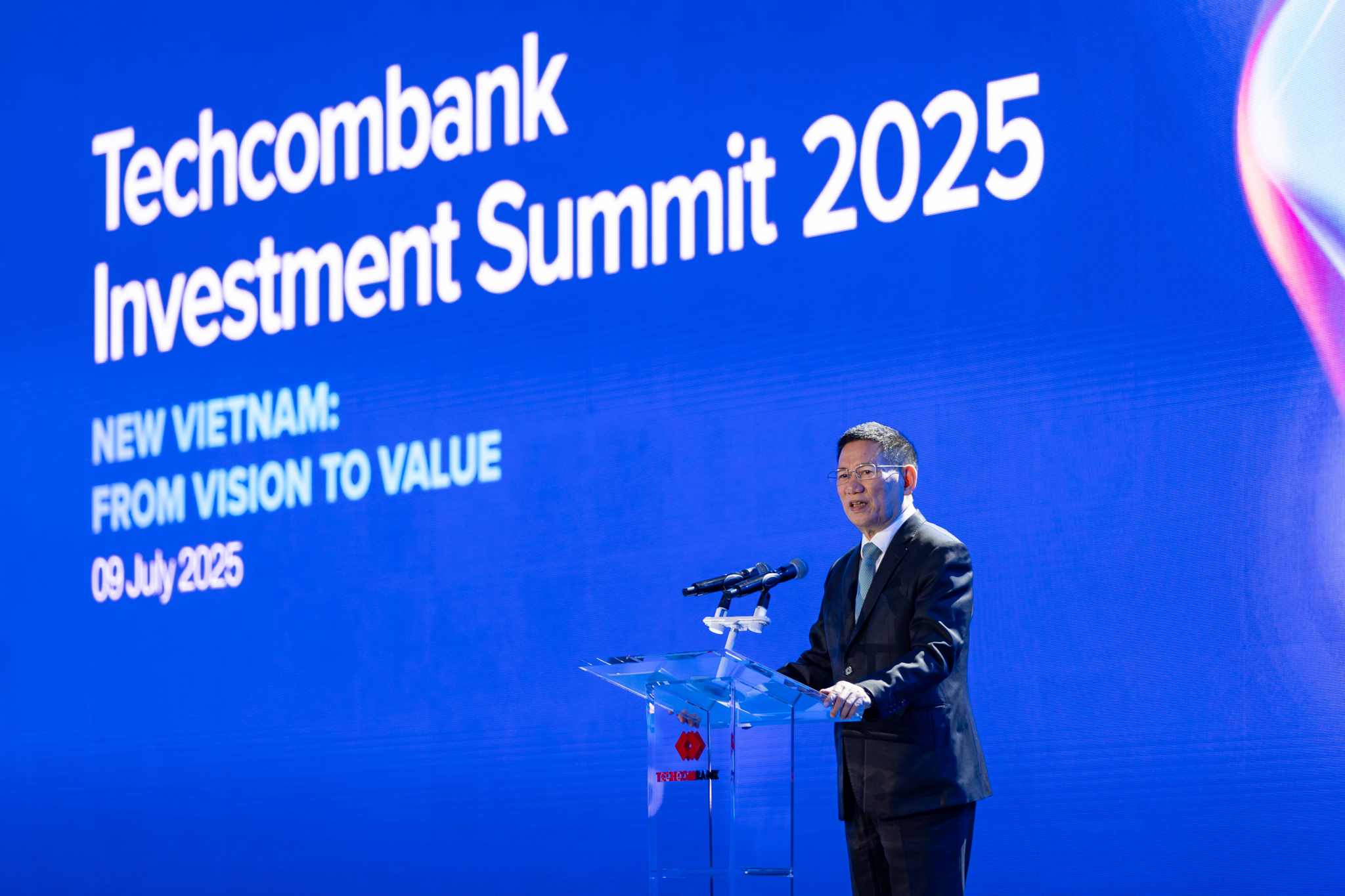 Techcombank Investment Summit 2025 với chủ đề “Việt Nam mới: Tầm nhìn kiến tạo giá trị” - VnEconomy